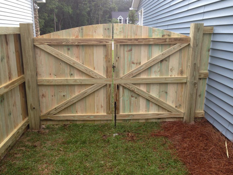 Charleston Wood Fence Builders - Marietti Fence Co